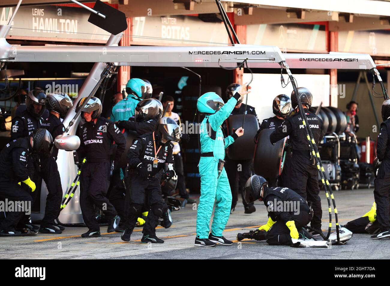 Mercedes amg f1 make a pit stop hi-res stock photography and images - Alamy
