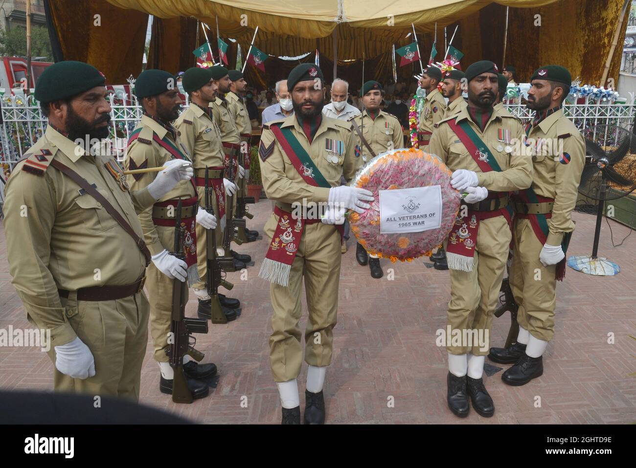 Lahore, Pakistan. 06th Sep, 2021. Pakistan army soldiers, traders and ...