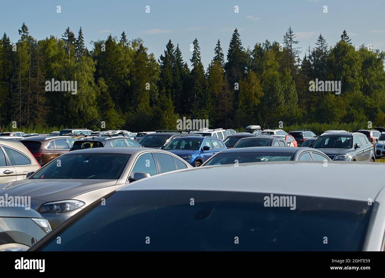Horizontal parking lot cars hi-res stock photography and images - Alamy