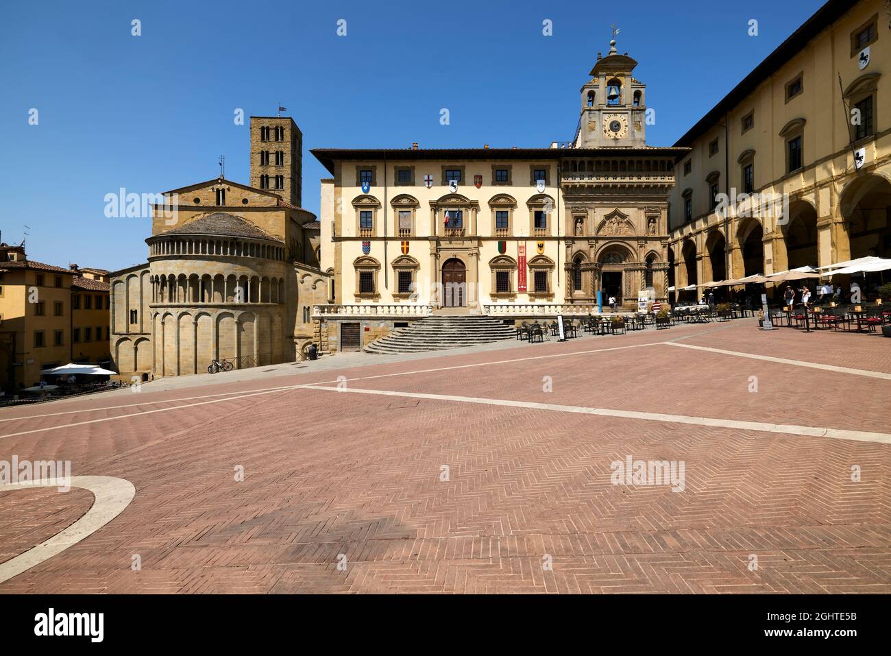 Piazza grande hi-res stock photography and images - Alamy