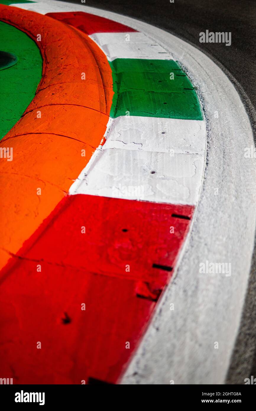 Circuit atmosphere kerb detail hi-res stock photography and images - Alamy