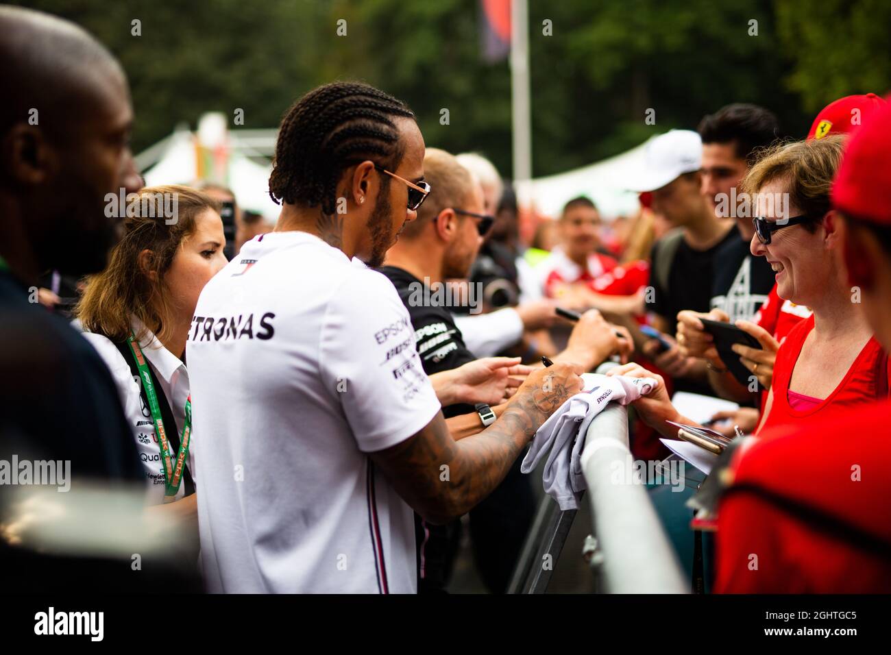 Lewis Hamilton (GBR) Mercedes AMG F1 signs autographs for the fans. 05. ...