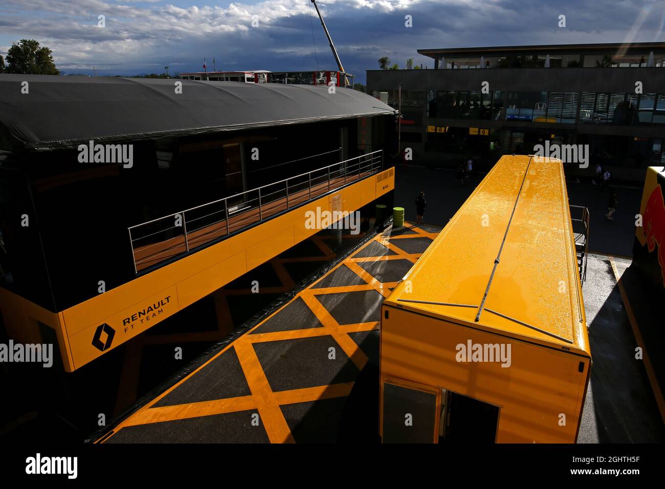Formula one motor racing italian grand prix paddock day monza hi-res ...