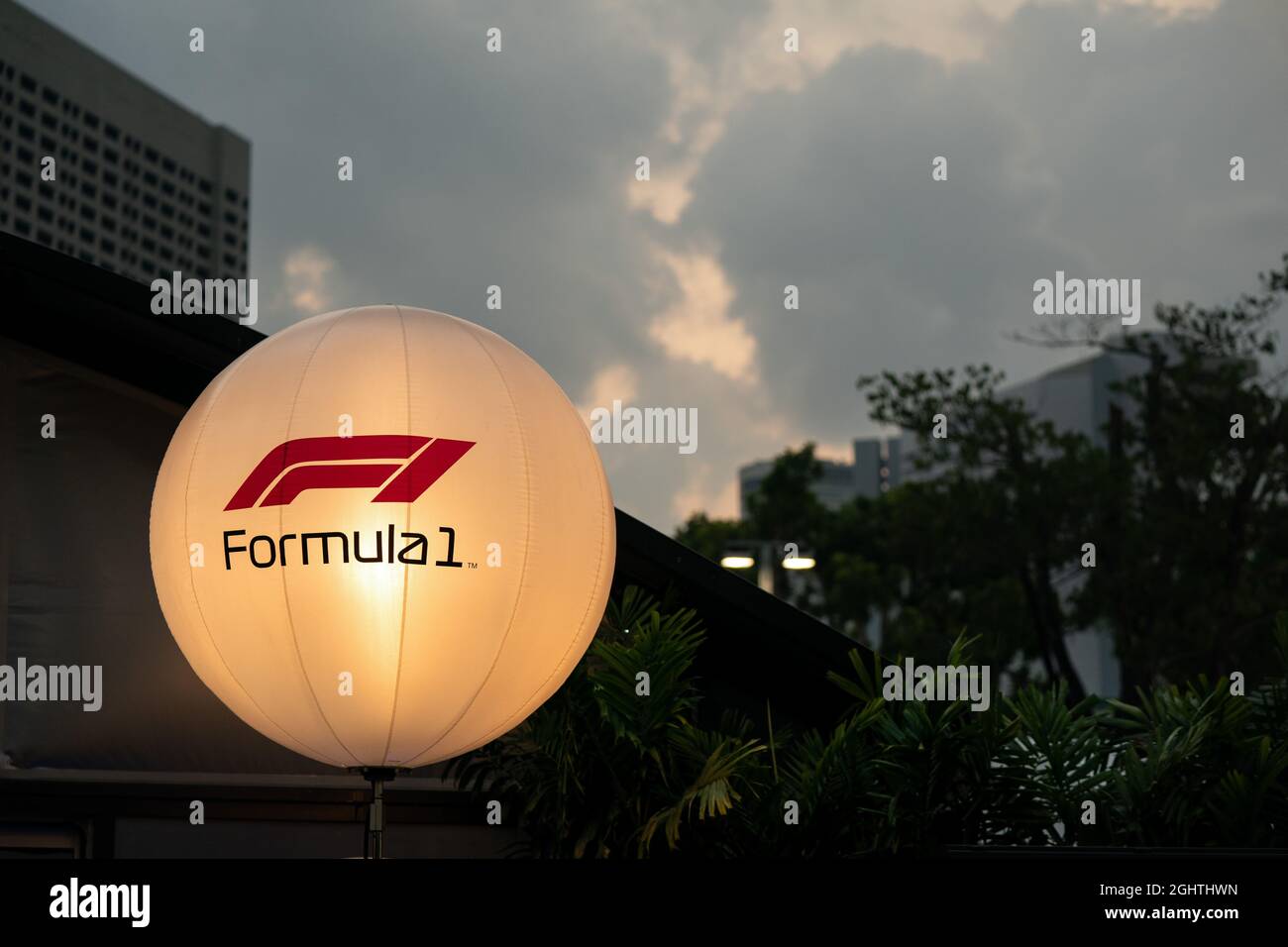Paddock atmosphere f1 balloon hi-res stock photography and images - Alamy