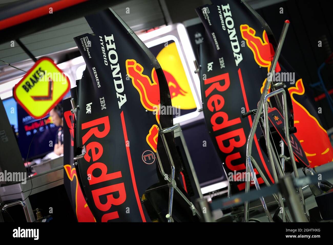 Engine bay covers hi-res stock photography and images - Alamy