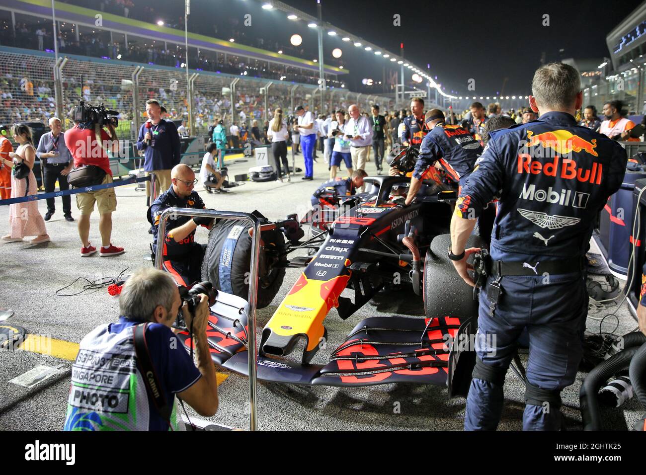 Max Verstappen (NLD) Red Bull Racing RB15 on the grid. 22.09.2019 ...
