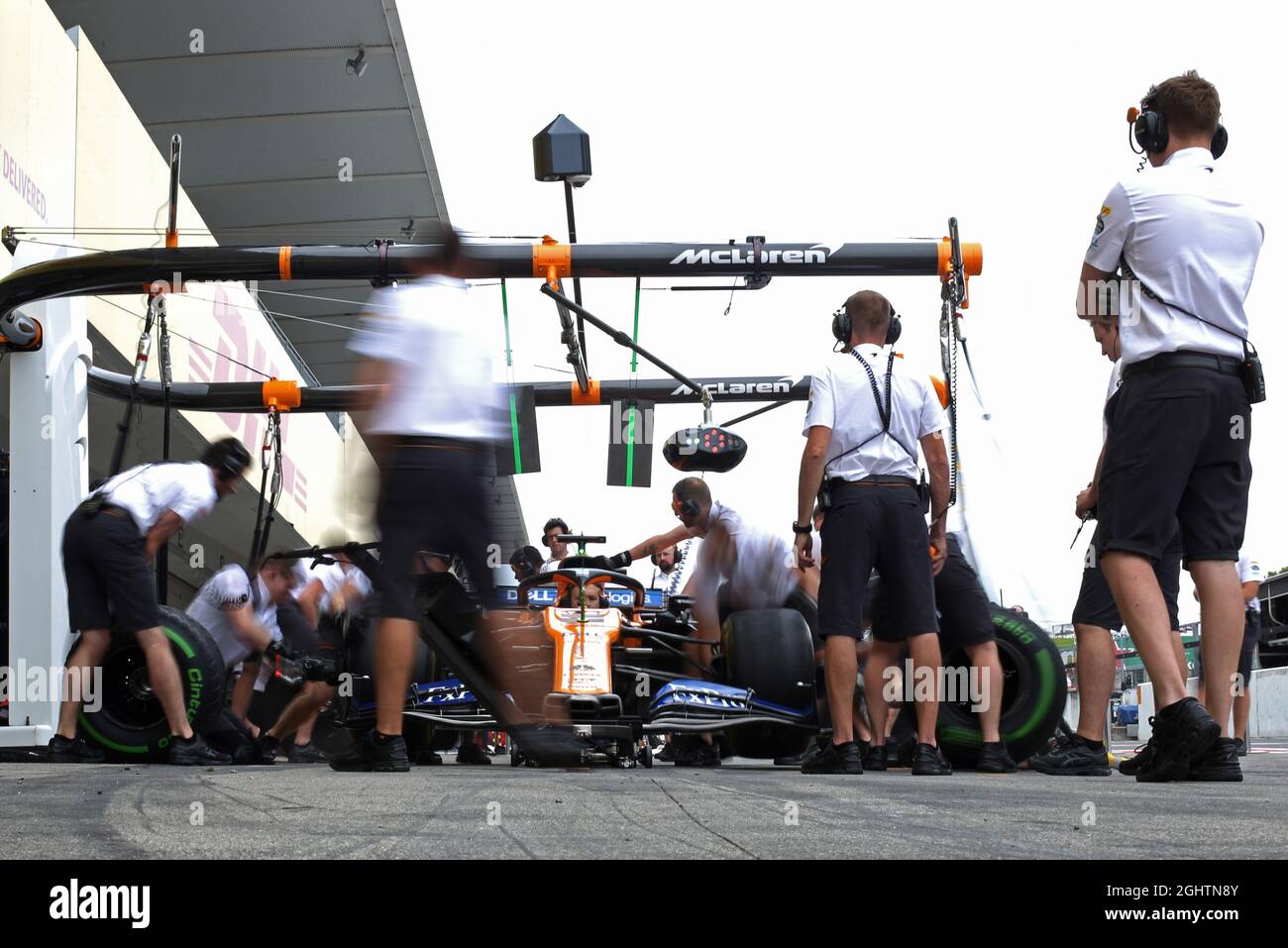 Mclaren practices a pit stop hi-res stock photography and images - Alamy