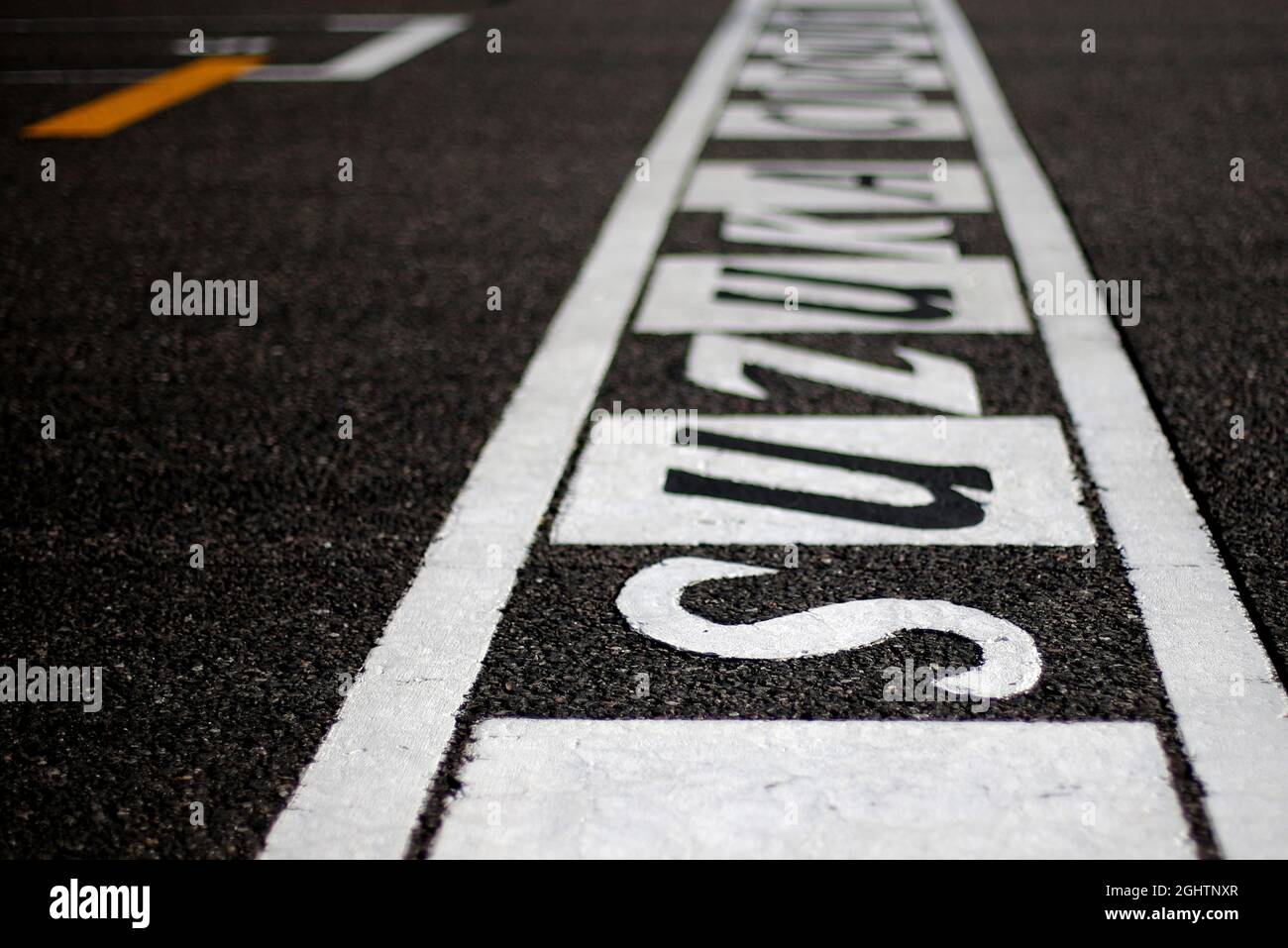 Formula 1 start line hi-res stock photography and images - Alamy
