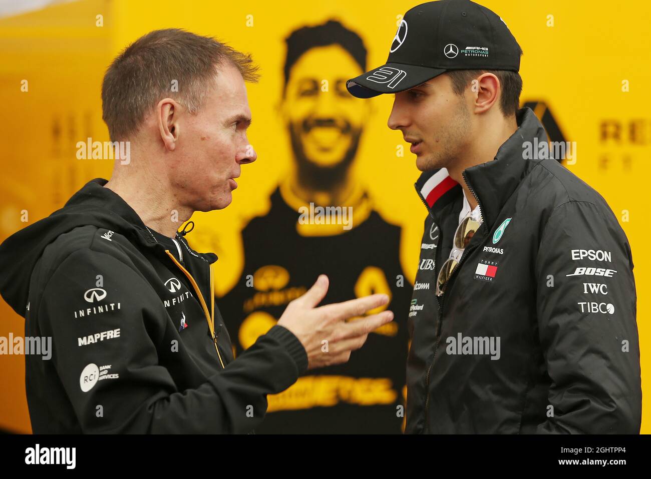(L to R): Alan Permane (GBR) Renault F1 Team Trackside Operations ...
