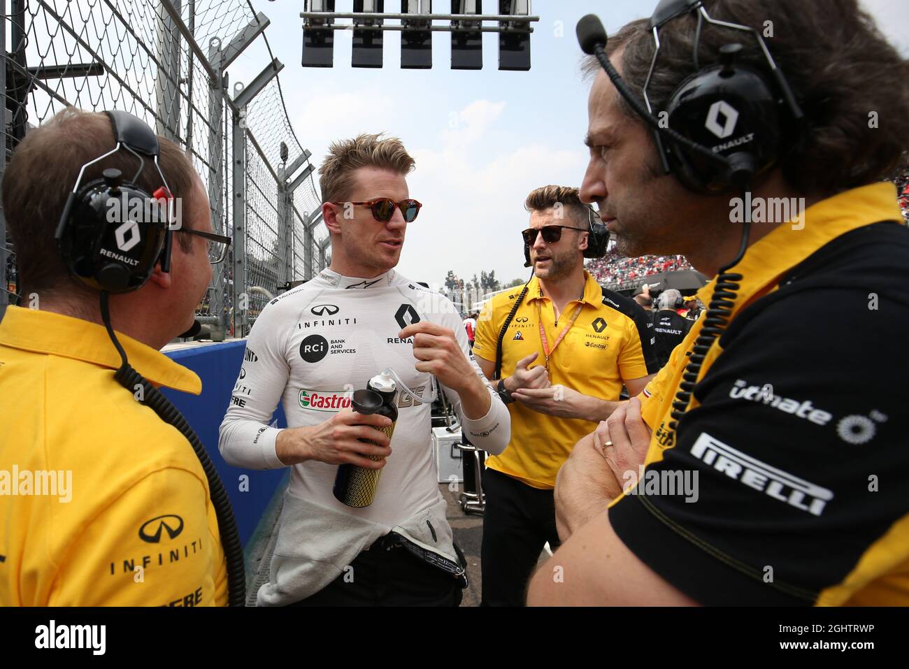 Renault f1 team chief race engineer mark slade hi-res stock photography ...