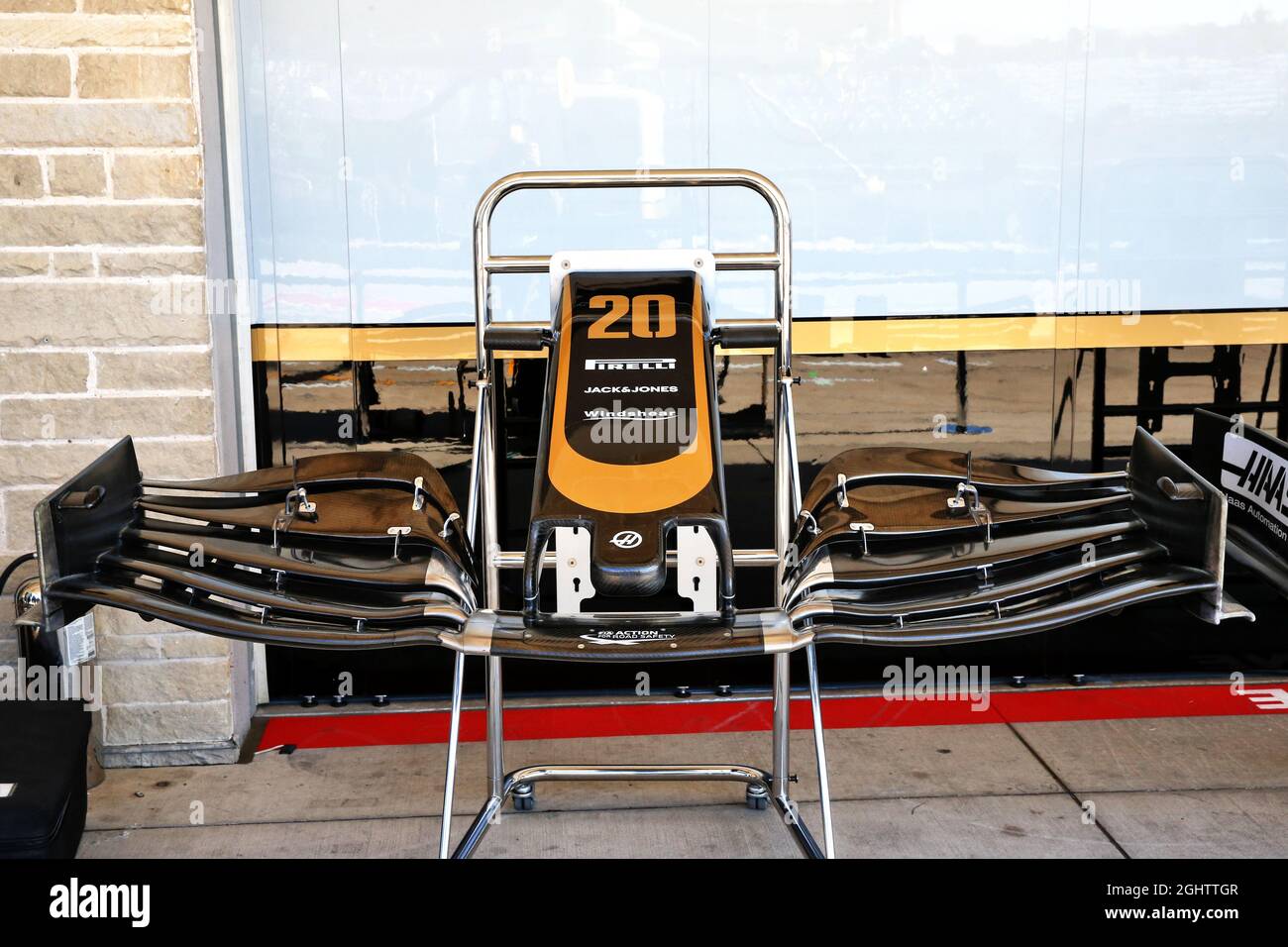 Haas vf 19 front wing detail hi-res stock photography and images - Alamy