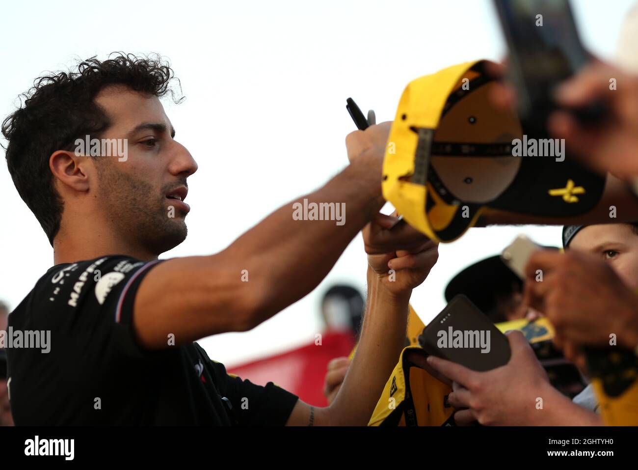 Daniel Ricciardo (AUS) Renault F1 Team signs autographs for the fans ...