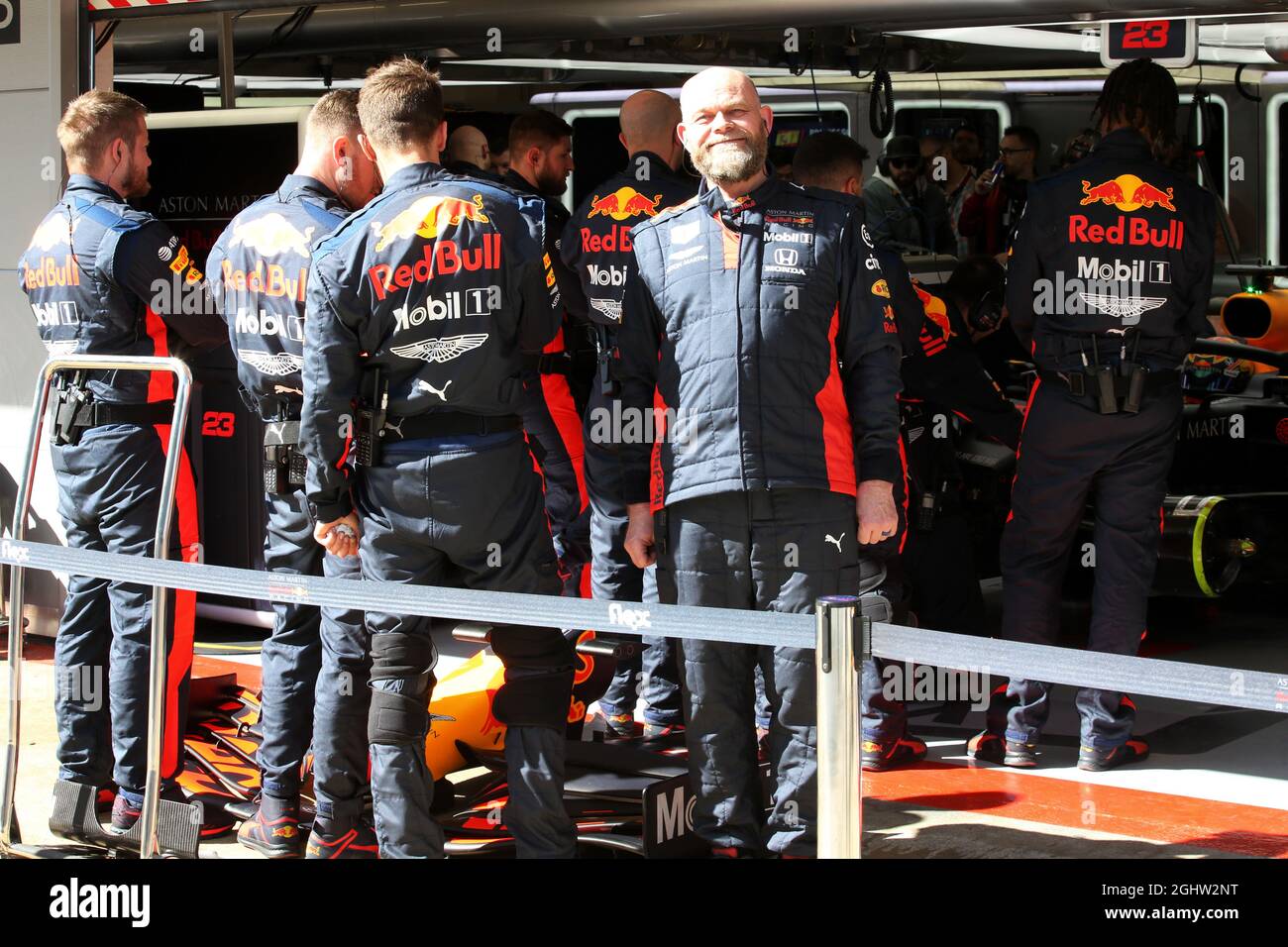 F1 pit wall hi-res stock photography and images - Alamy