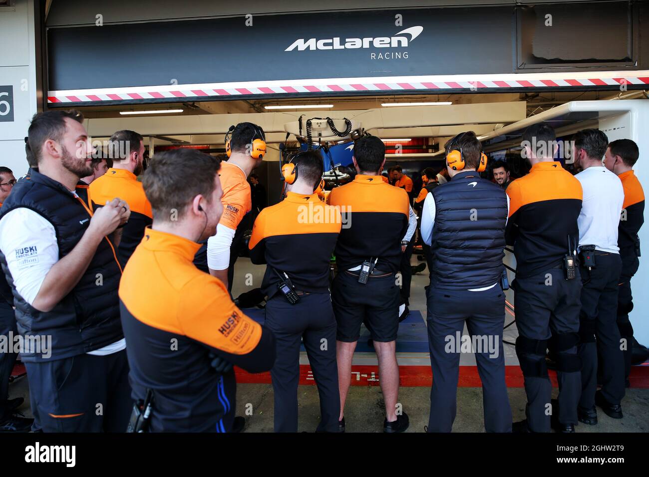 F1 pit wall hi-res stock photography and images - Alamy