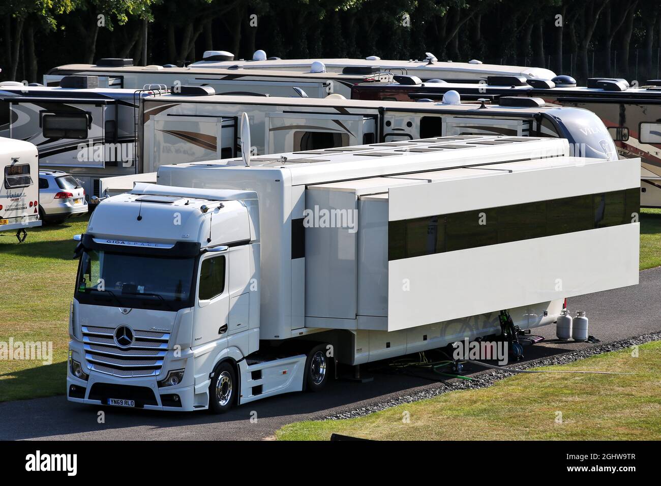 The mercedes amg f1 motorhome hi-res stock photography and images - Alamy