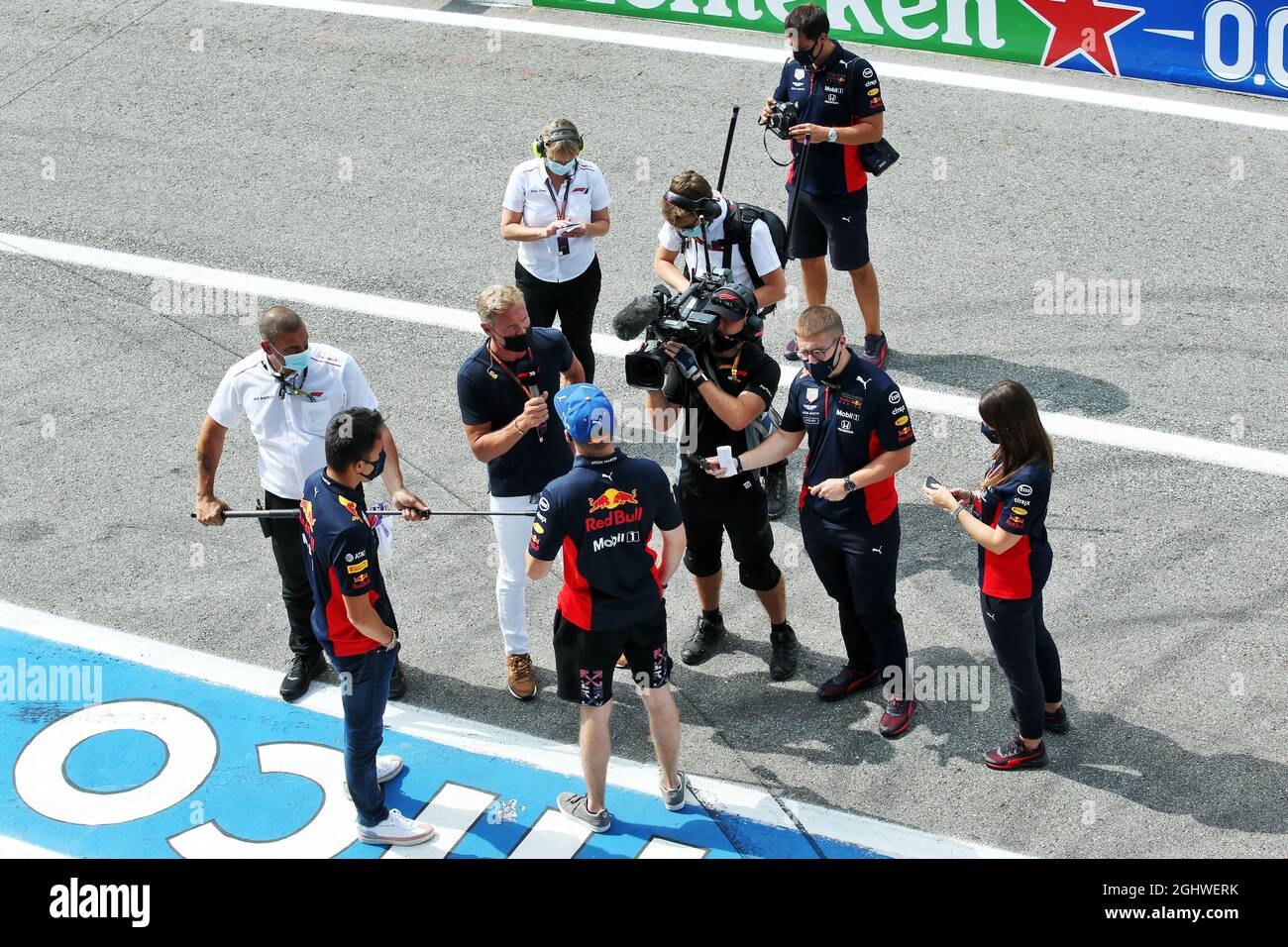 Channel 4 f1 commentator hi-res stock photography and images - Alamy