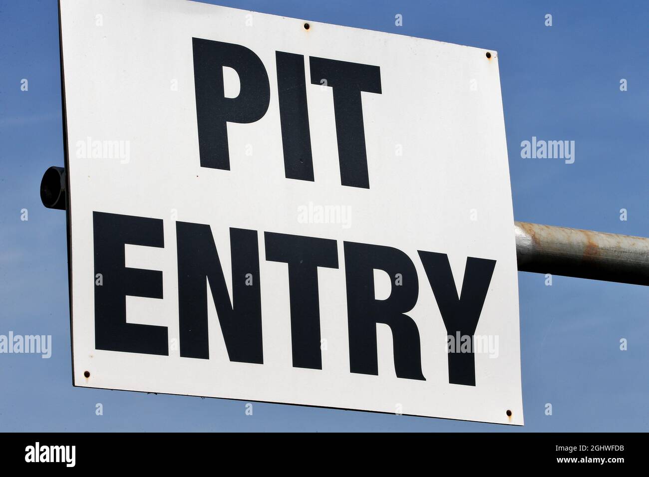 Circuit atmosphere pit entry hi-res stock photography and images - Alamy