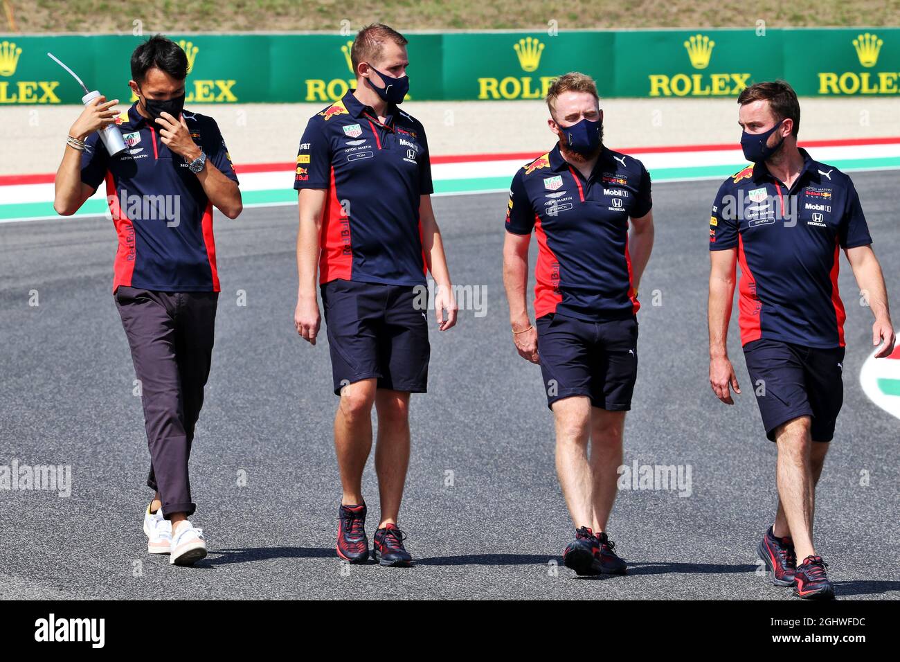 Alexander Albon (THA) Red Bull Racing walks the circuit with the team ...