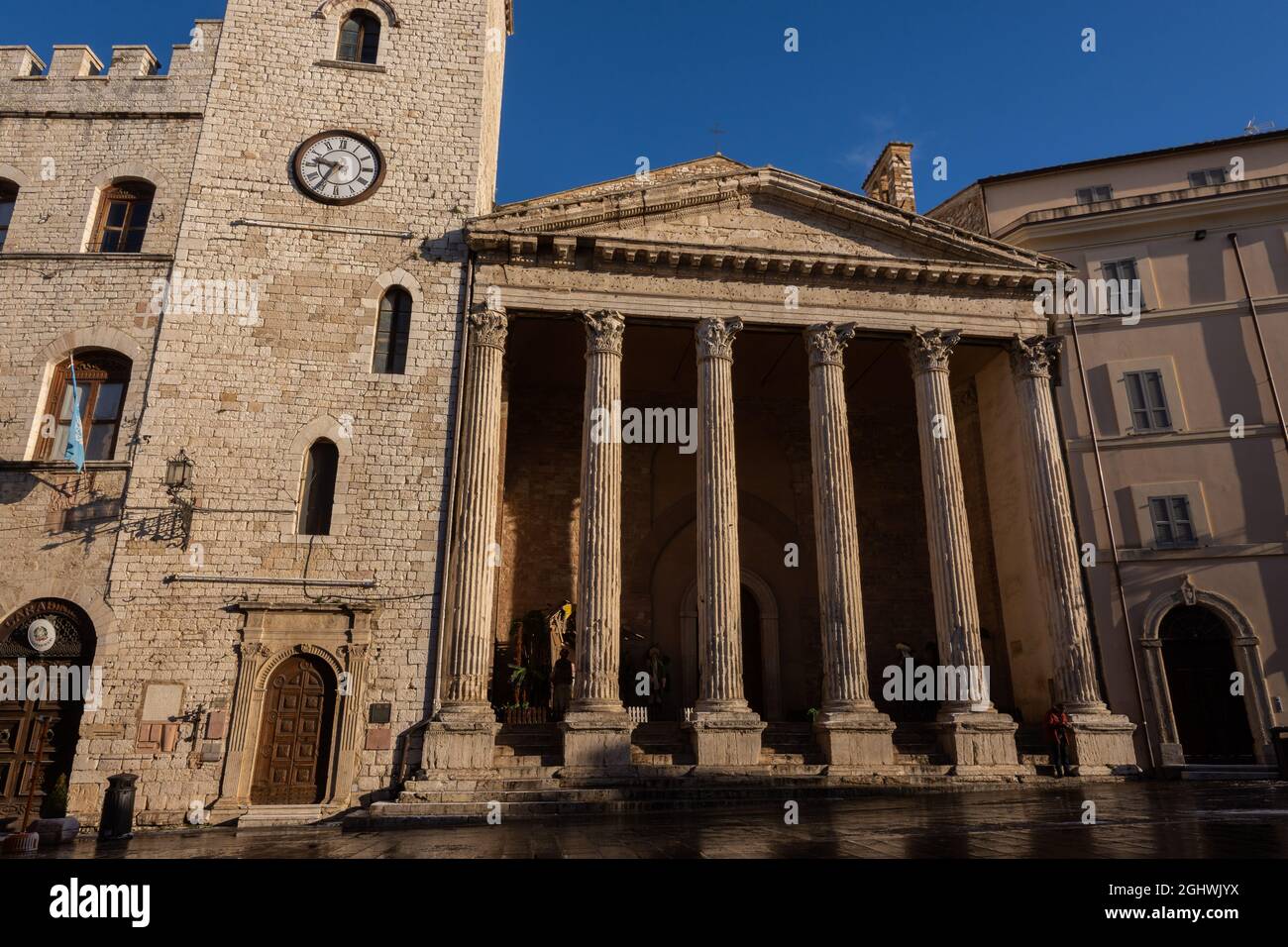 Santa chiara assisi cross hi-res stock photography and images - Alamy