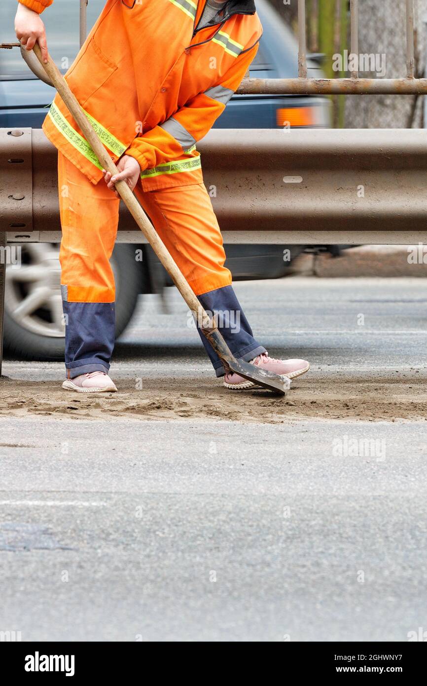 Road man work uniform orange hi-res stock photography and images - Alamy