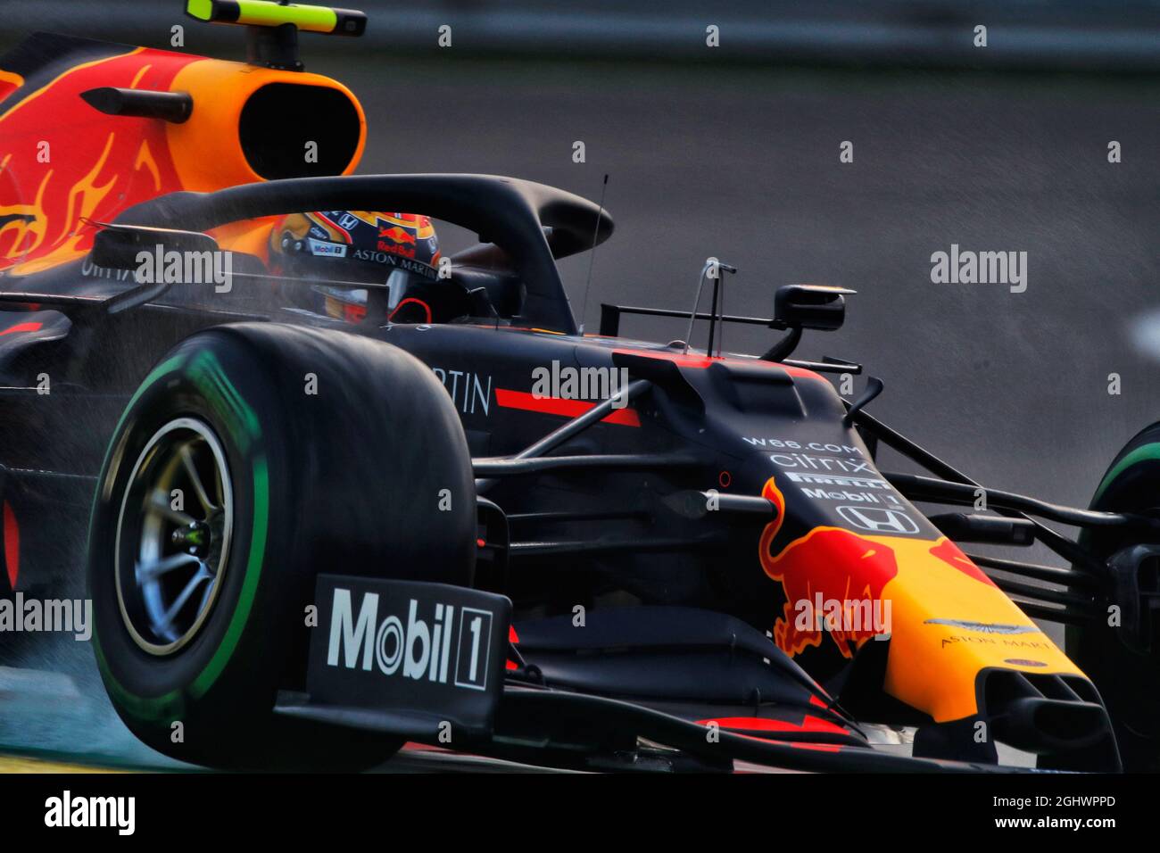 Alexander Albon (THA) Red Bull Racing RB16. 14.11.2020. Formula 1 World ...