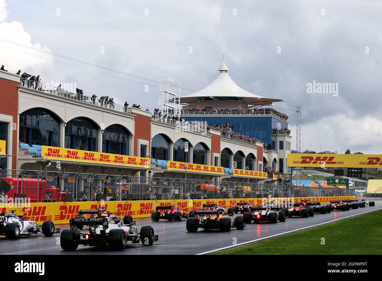 The start of the race. 15.11.2020. Formula 1 World Championship, Rd 14 ...