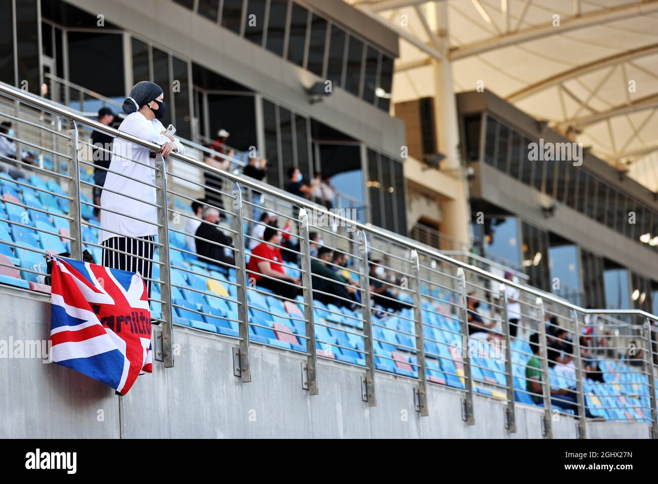 Formula one grandstand bahrain hi-res stock photography and images - Alamy