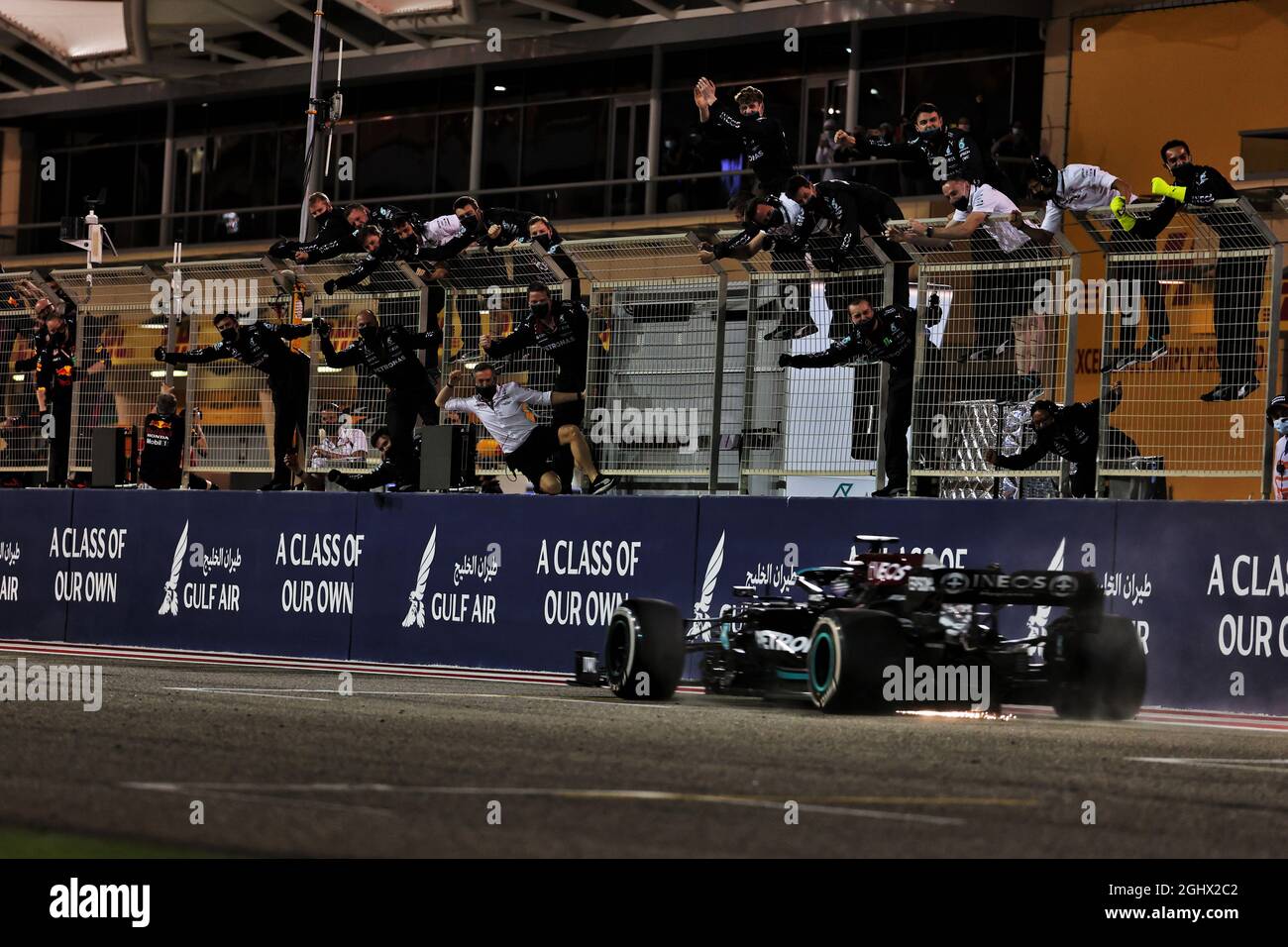 Formula 1 race finish hi-res stock photography and images - Alamy