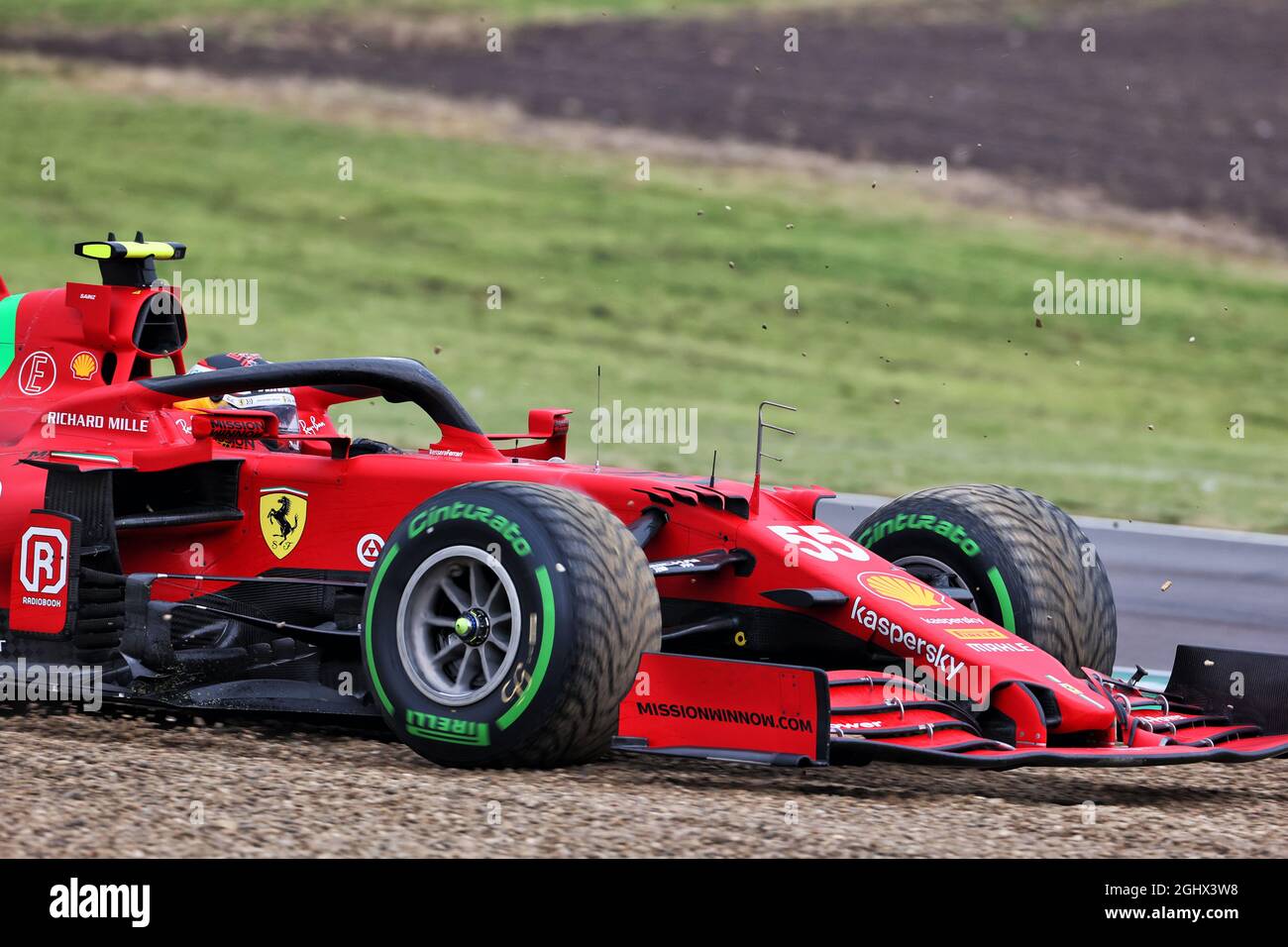 Carlos Sainz Jr (ESP) Ferrari SF-21 runs wide. 18.04.2021. Formula 1 World Championship, Rd 2 ...
