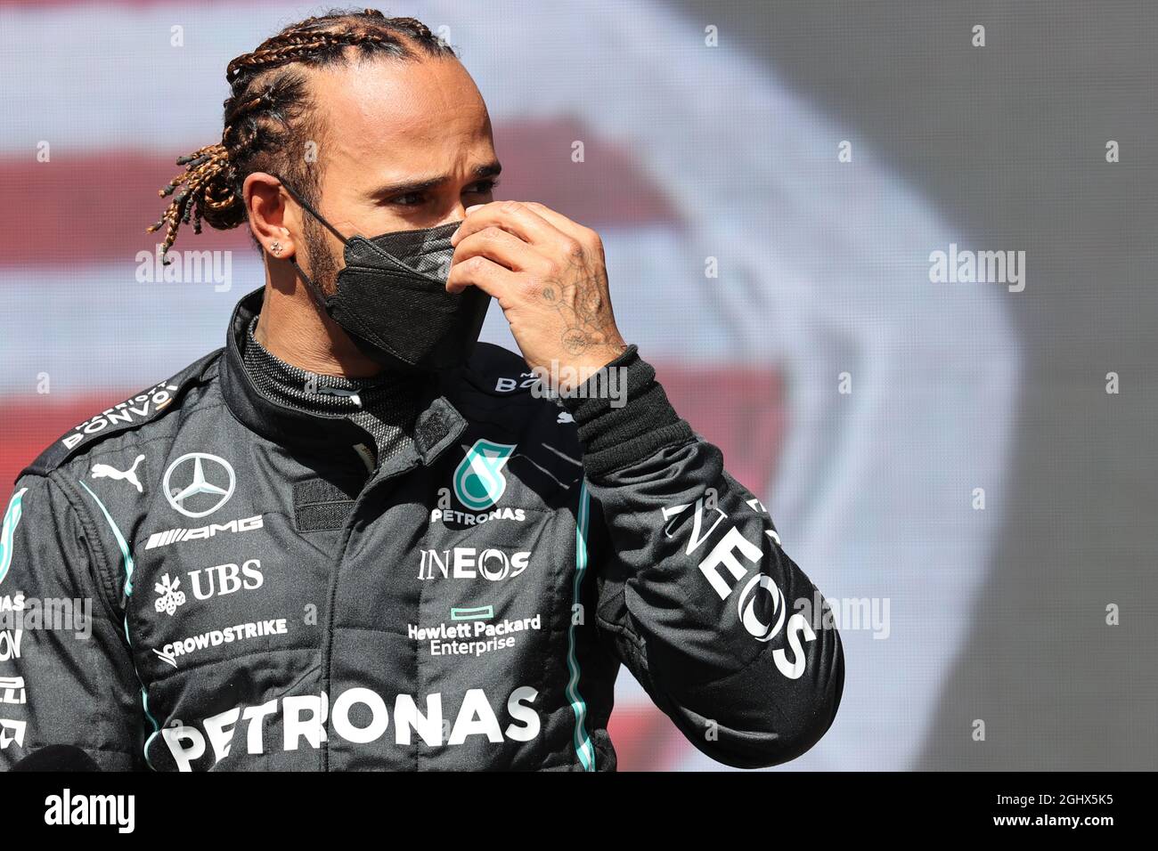 Lewis Hamilton (GBR) Mercedes AMG F1 in qualifying parc ferme. 01.05. ...