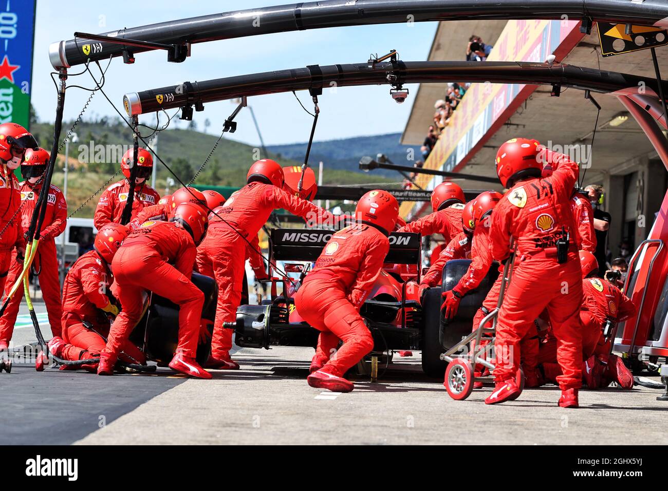 Ferrari f1 pit stop 2021 hi-res stock photography and images - Alamy
