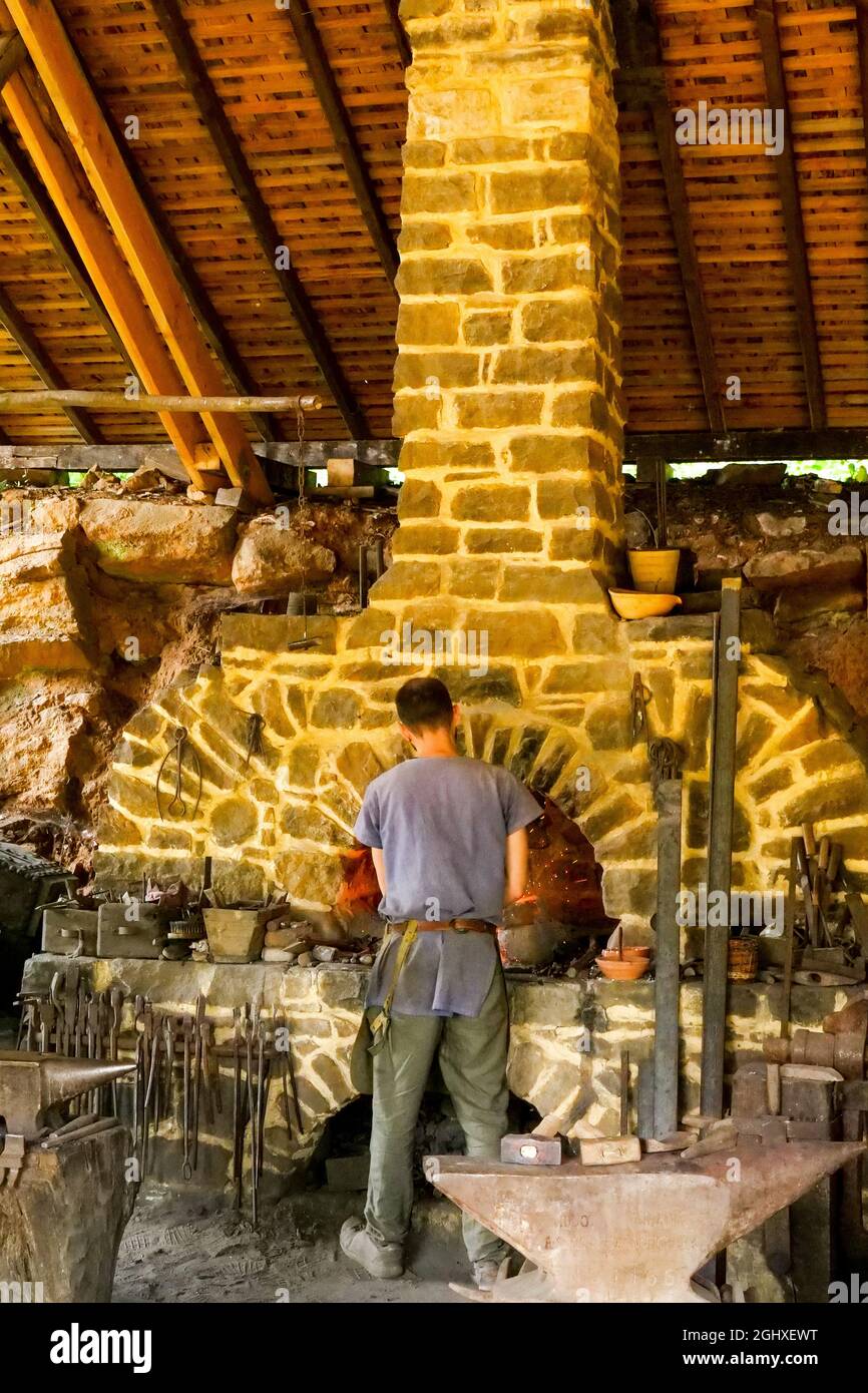 Blacksmith workshop, Guédelon Castle construction site, Treigny ...