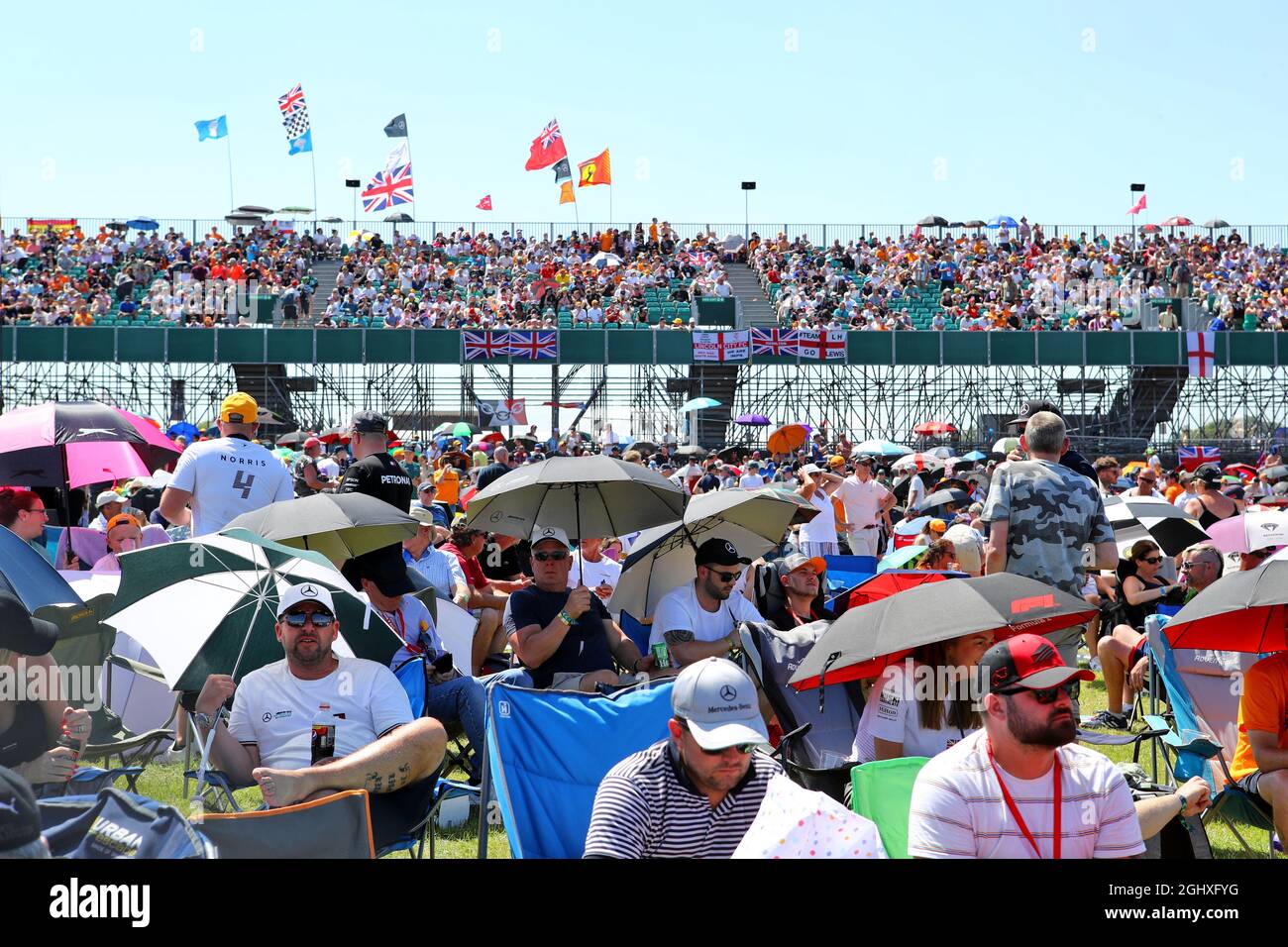 Silverstone f1 2021 crowd hi-res stock photography and images - Alamy