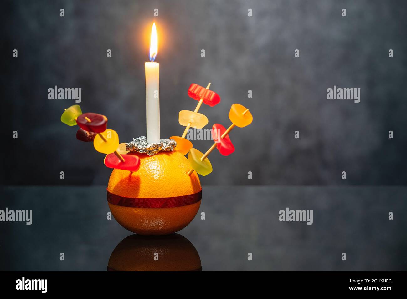 Christingle hi-res stock photography and images - Alamy