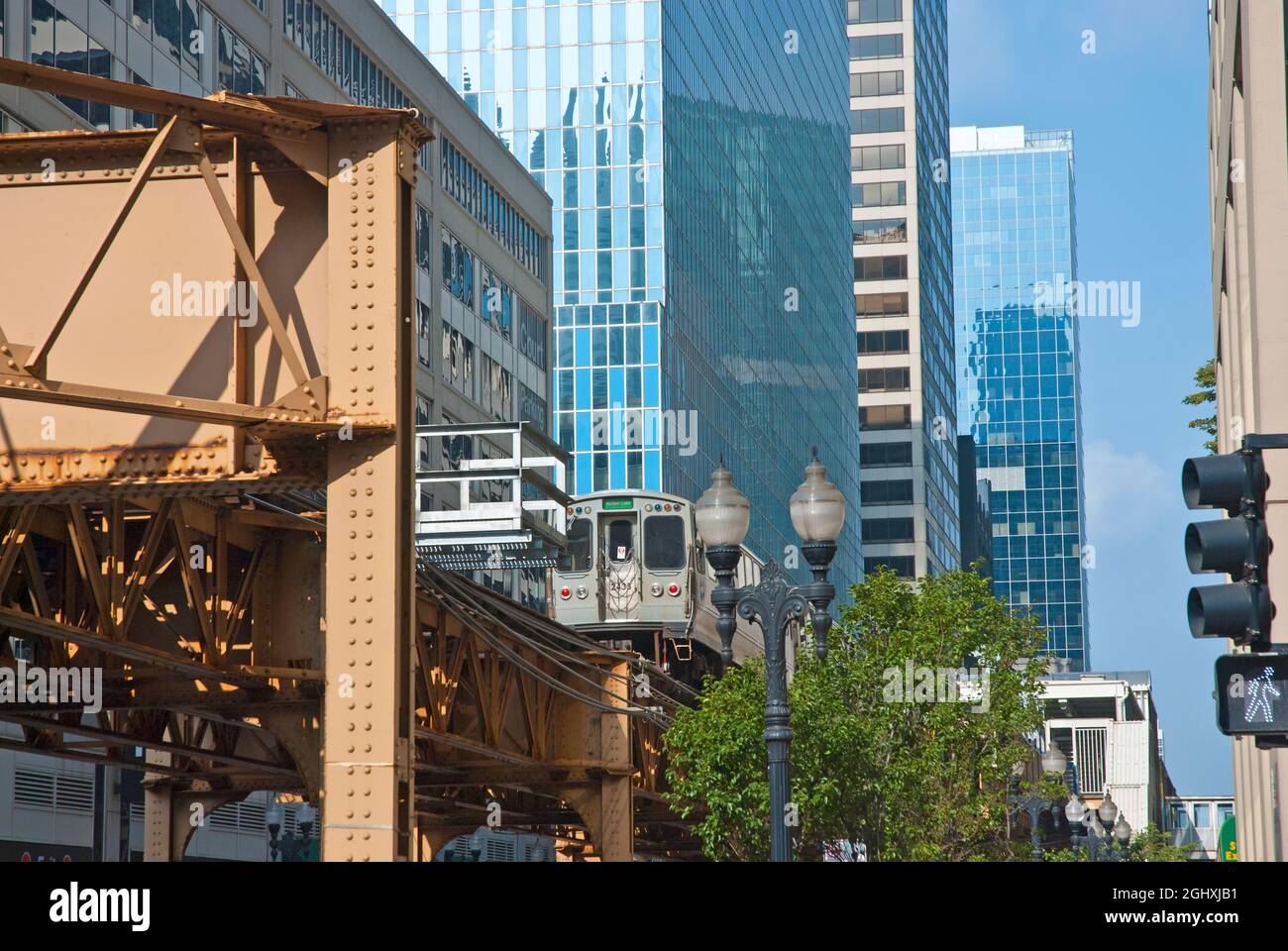 Loop train hi-res stock photography and images - Alamy