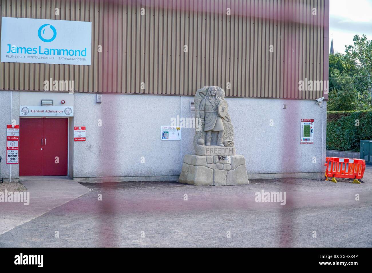 Mel gibson braveheart statue hi-res stock photography and images - Alamy