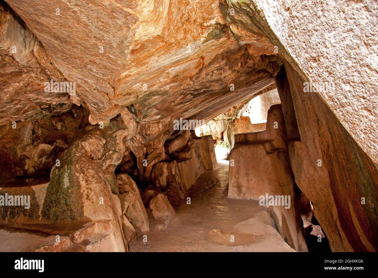 Stone passageway, Sacsayhuaman Inca Ruins Stock Photo - Alamy