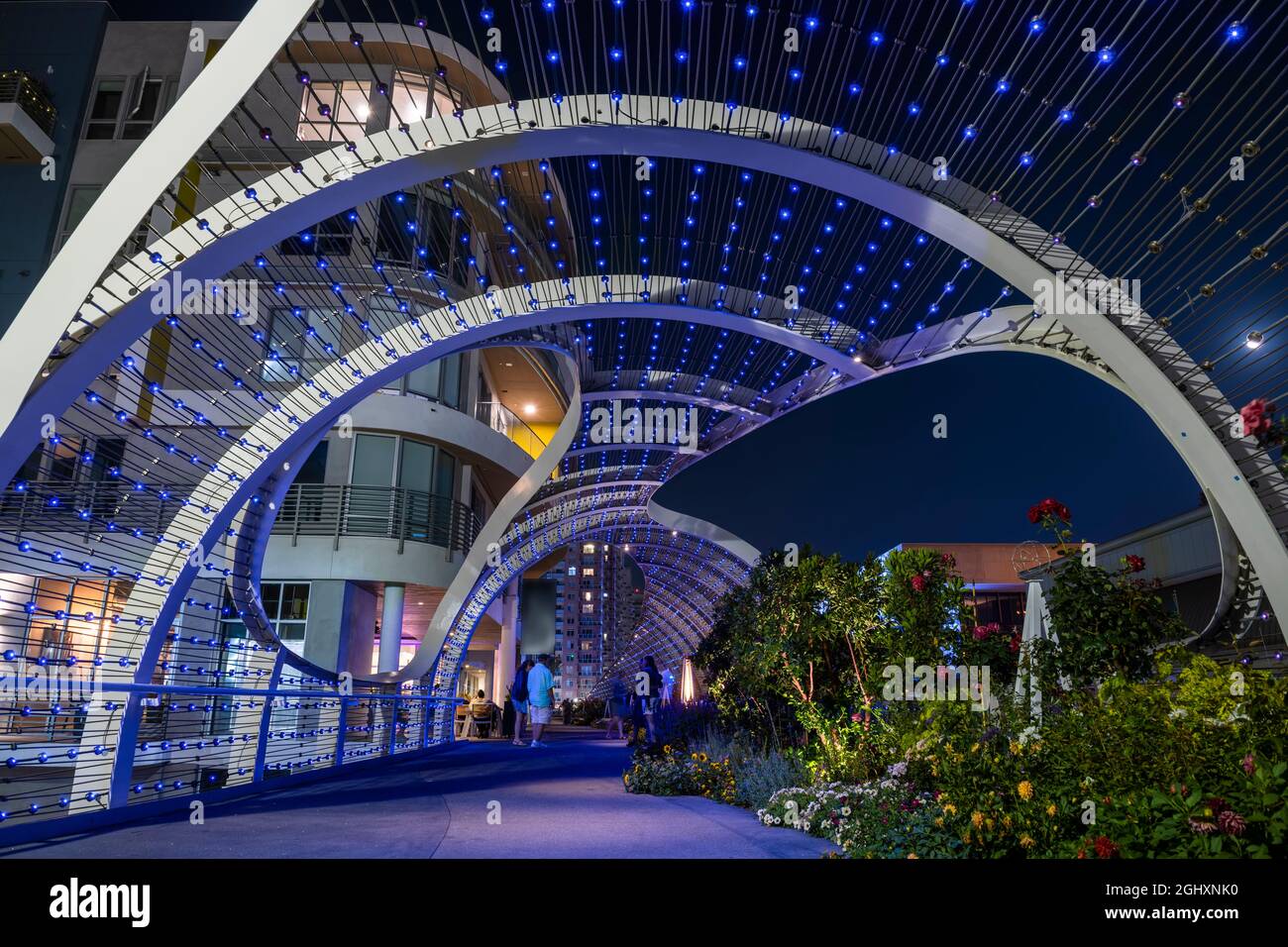 Illuminated arch hi-res stock photography and images - Alamy