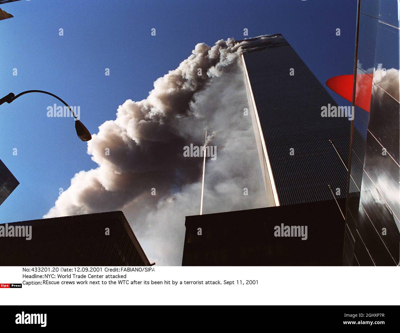 911 twin towers collapsing hi-res stock photography and images - Alamy