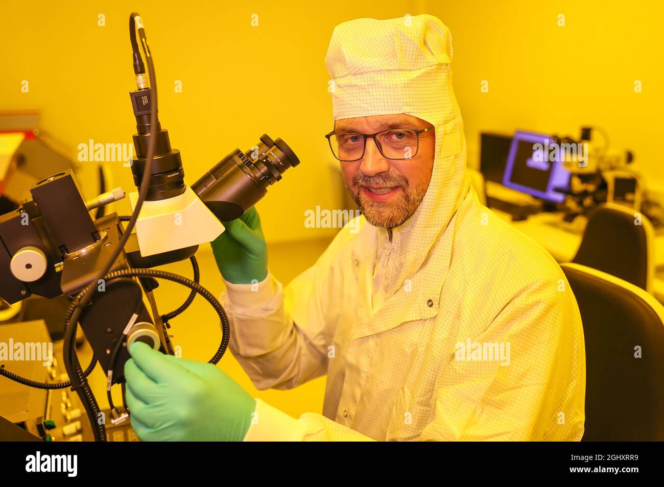 08 September 2021, Saxony, Chemnitz: Professor Dr. Oliver G. Schmidt ...