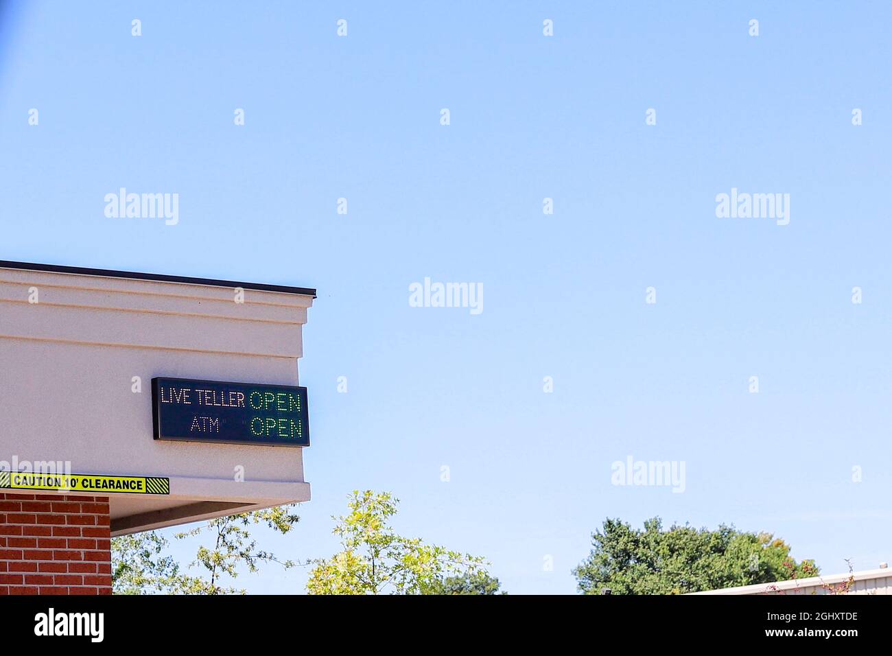 Automated teller machine sign hi-res stock photography and images - Alamy