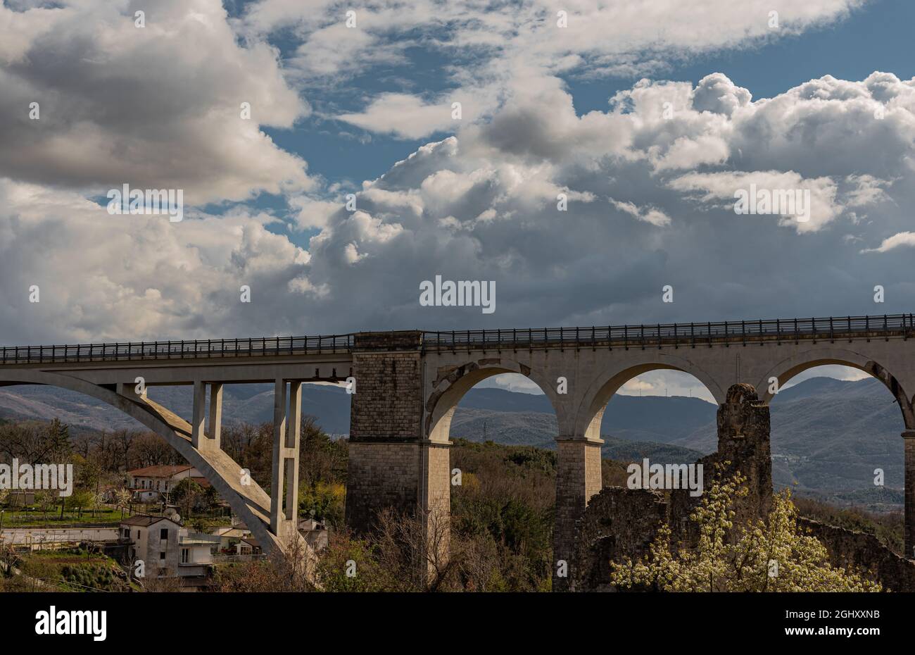 Isernia is an Italian town of 21.624 inhabitants, the capital of the ...