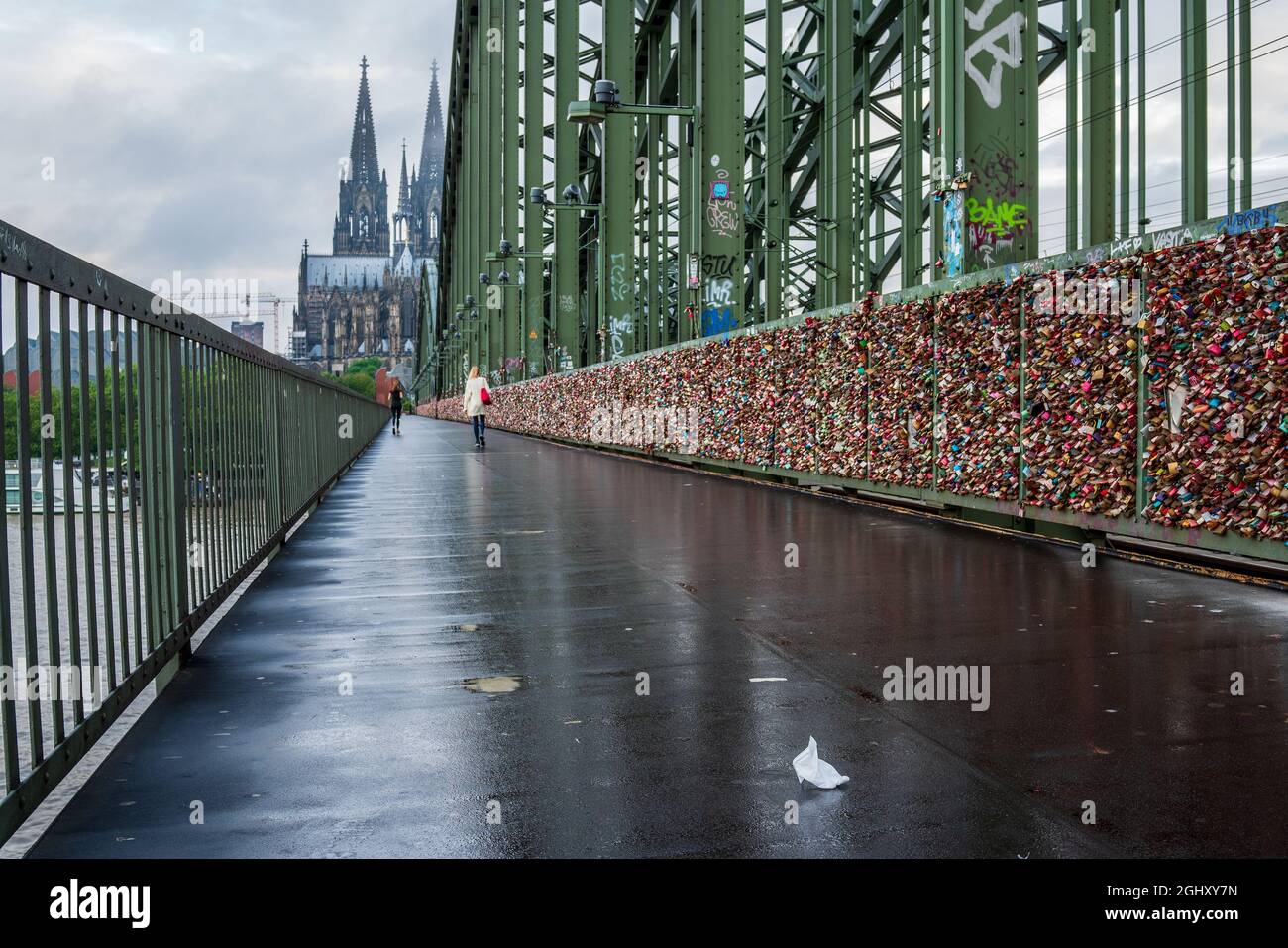 The Hohenzollern Bridge with love locks in Cologne, Germany Stock Photo ...