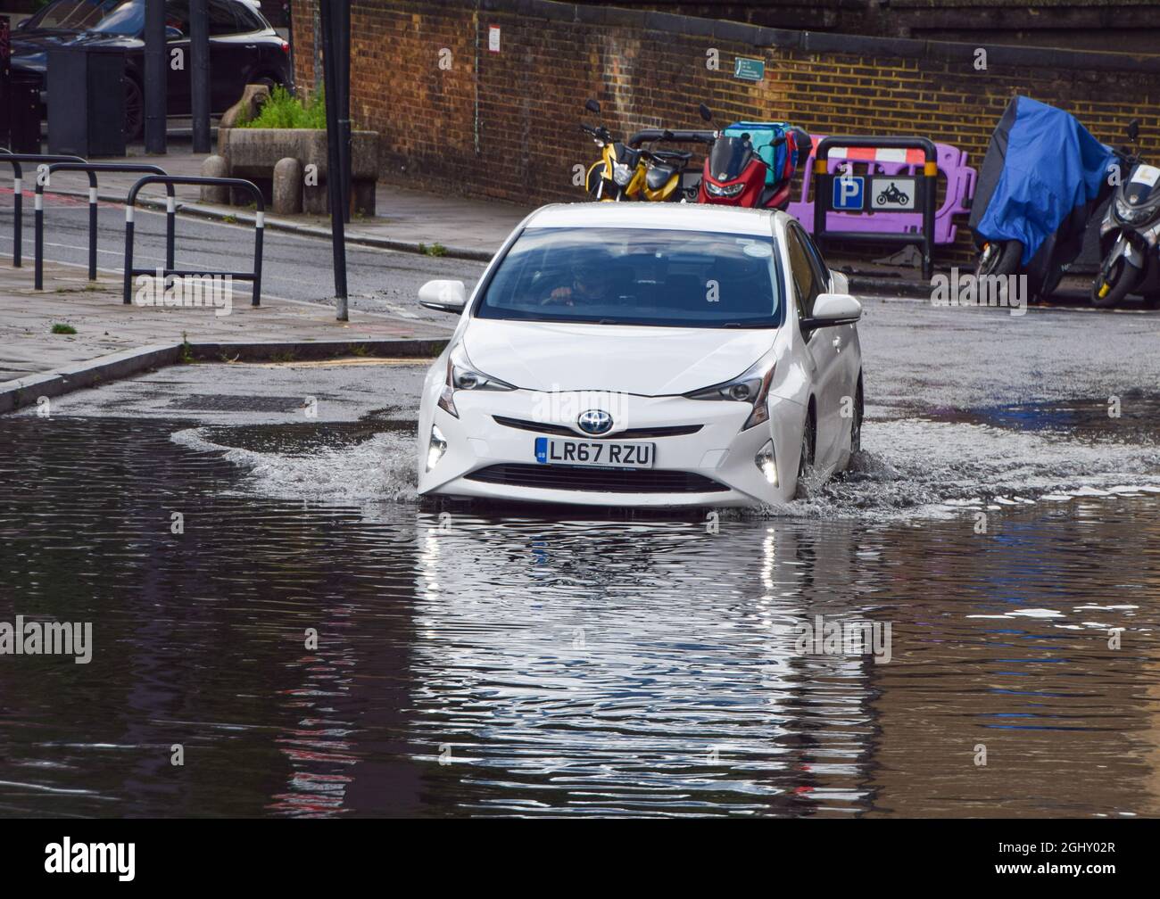 London flash floods 2021 hi-res stock photography and images - Alamy