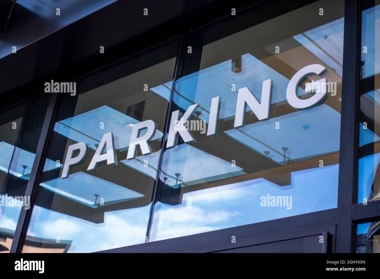 Car parking space hi-res stock photography and images - Alamy