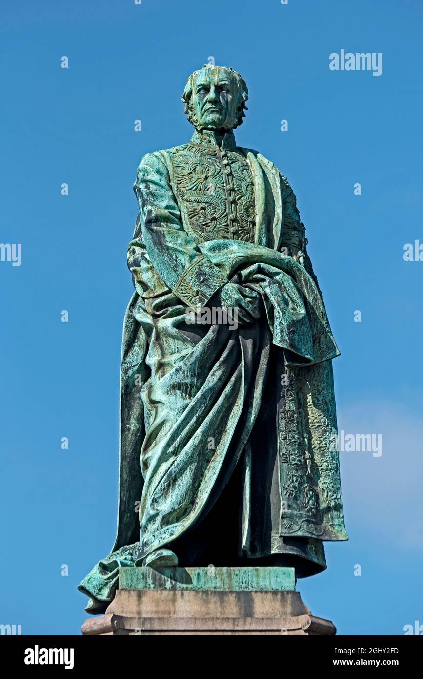 Statue of william ewart hi-res stock photography and images - Alamy