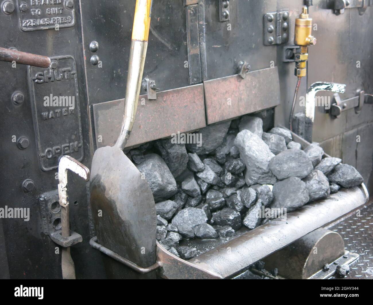 Coal train shovel hi-res stock photography and images - Alamy