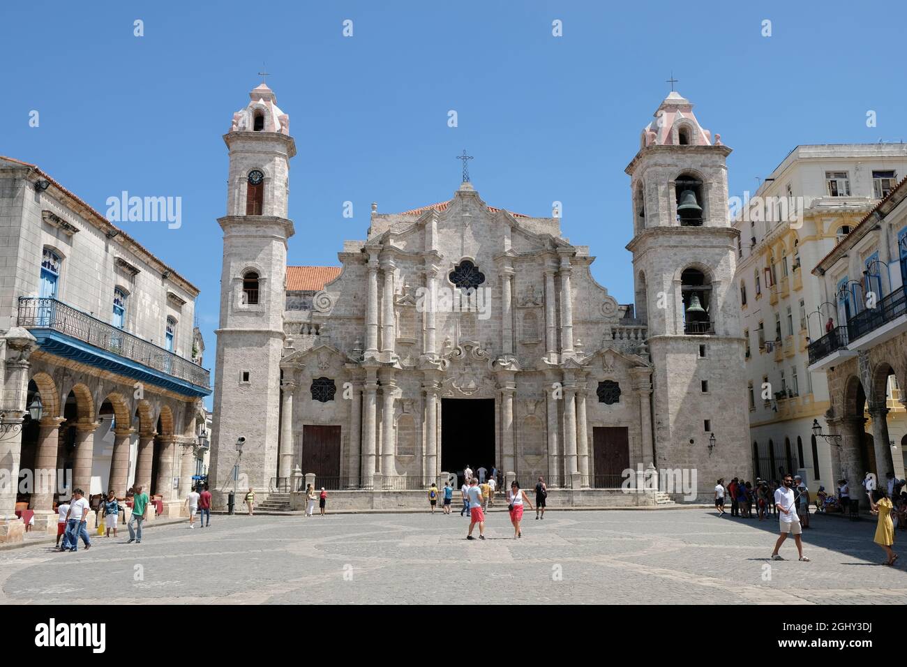 Catedral de San Cristobal in Plaza de la Catedral in Havana, Cuba Stock ...