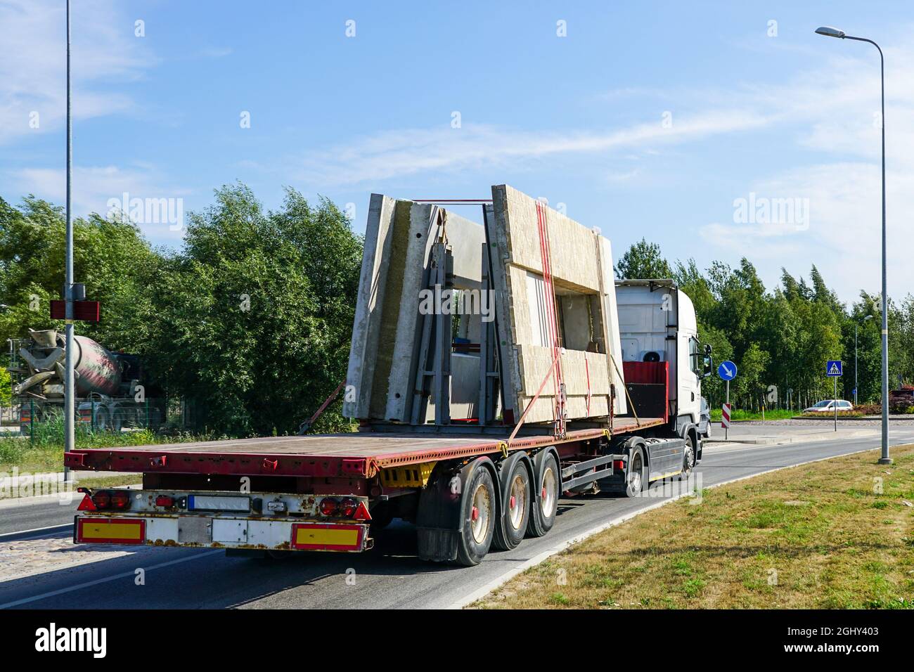 transportation of reinforced concrete precast wall panels for house ...