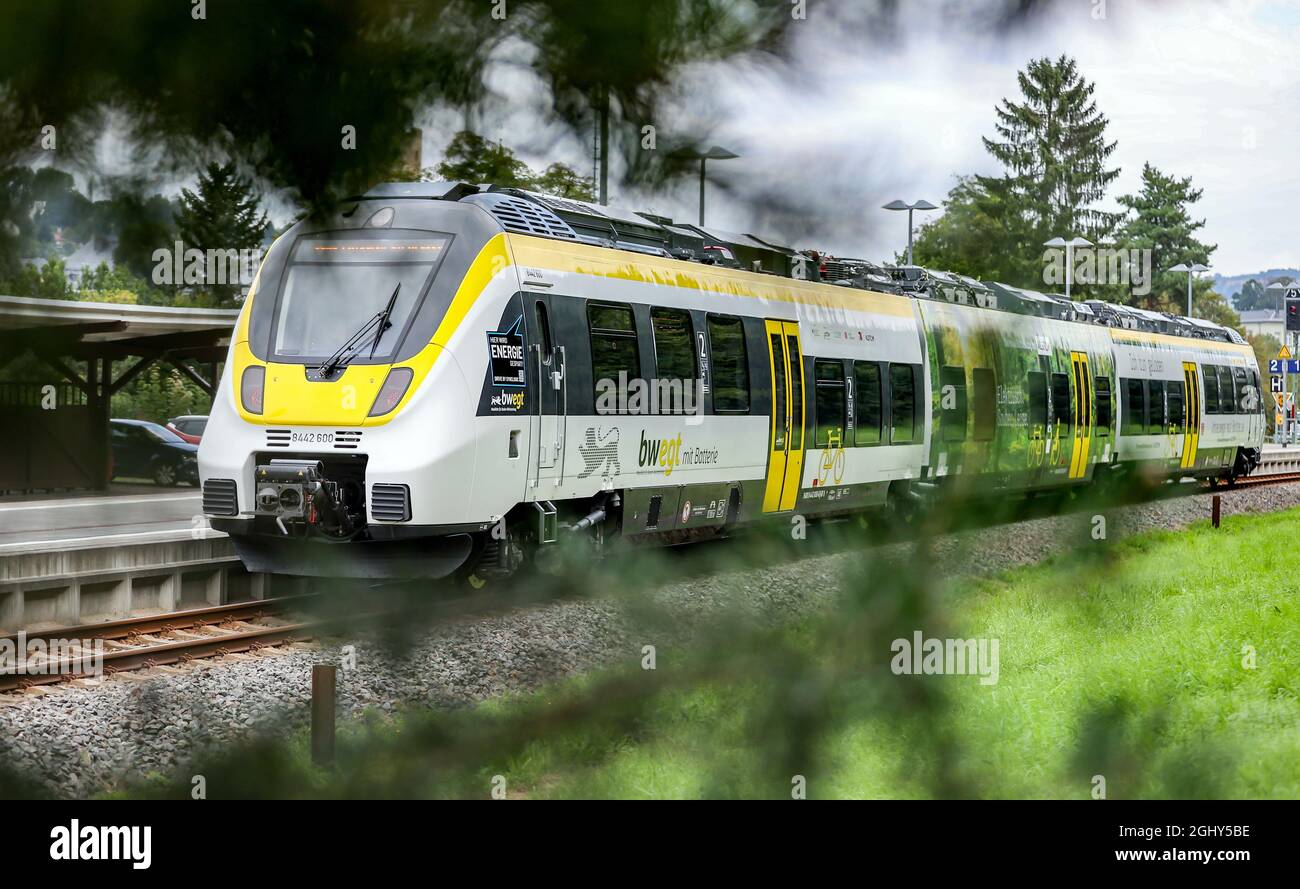 07 September 2021, Saxony, Zschopau: A battery-powered "Talent 3" train ...